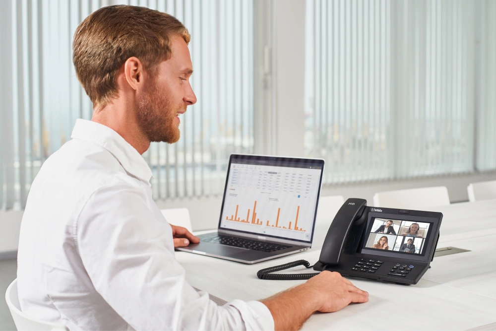 Téléphones et casques VoIP avec WiFi et Bluetooth | Wildix